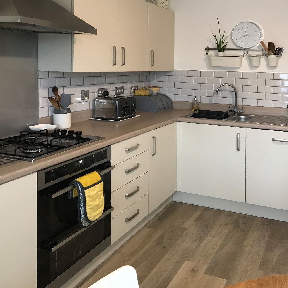 Elizabeth Created A Traditional Kitchen Splashback With Grey Metro ...