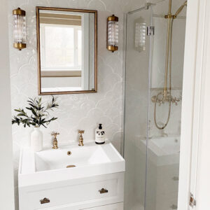 Laura Used Our Achilles Snow Tiles to Create a Glossy Look in Her ...